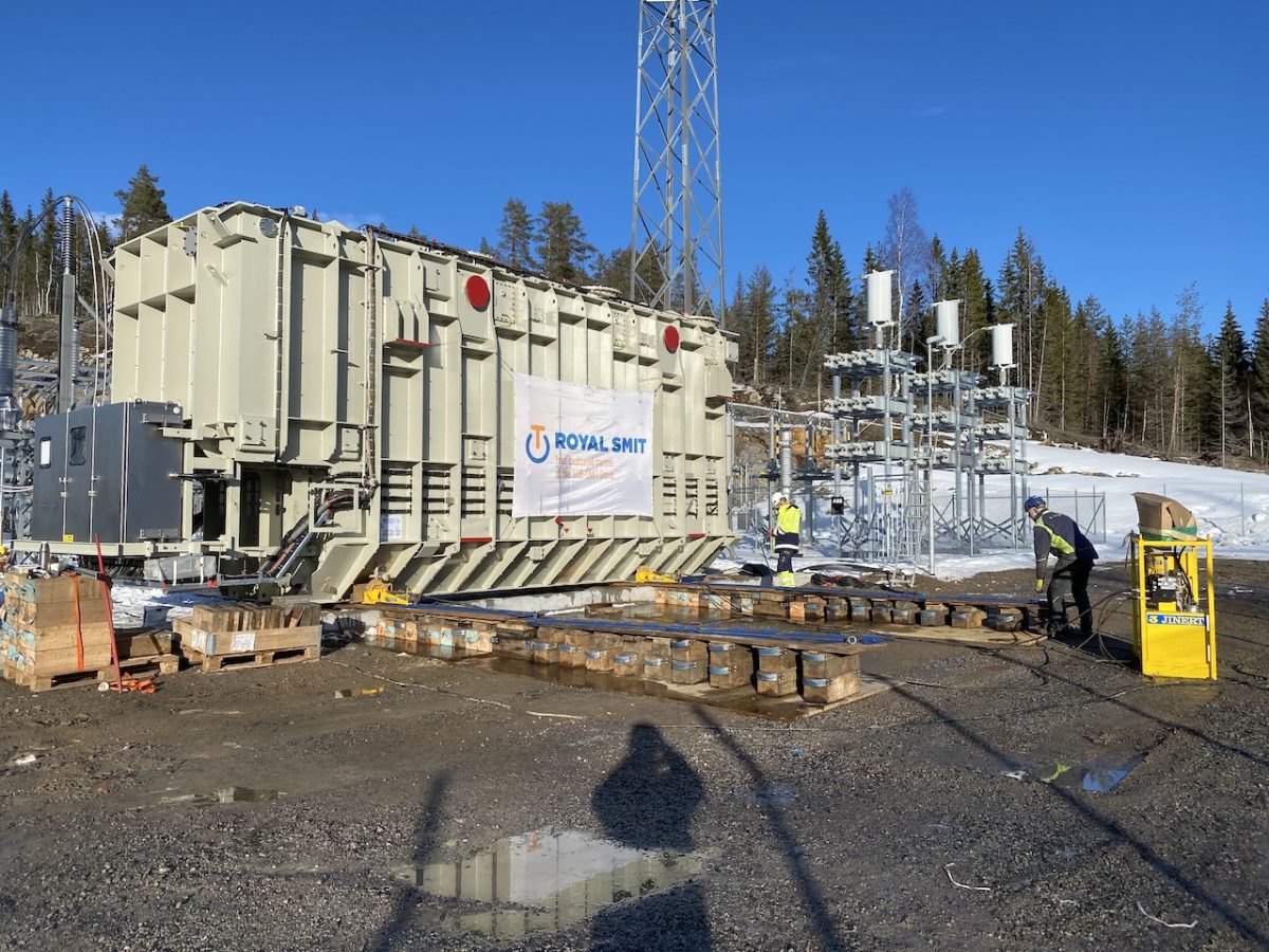 Hydra-Slide Low Profile System Skids Transformer Under Bridge and onto ...